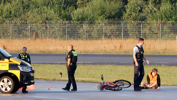 Letzte Generation: Am Flughafen Hamburg lösten Aktivisten keinen Alarm aus