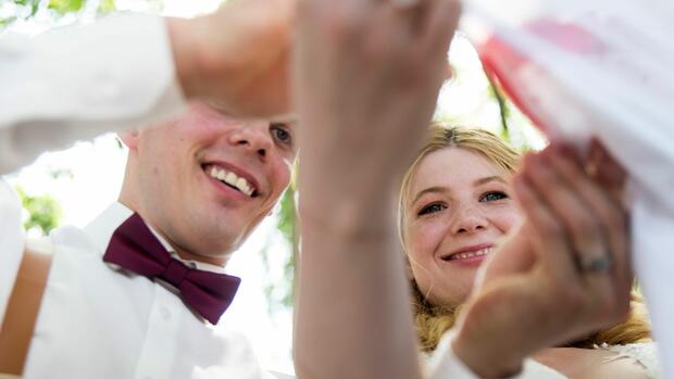 Ehegattensplitting: Was Paare sparen und was passiert, wenn man es abschafft