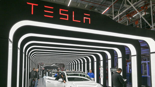 Tesla: Licht und Schatten – ein Jahr Tesla-Werk in Deutschland