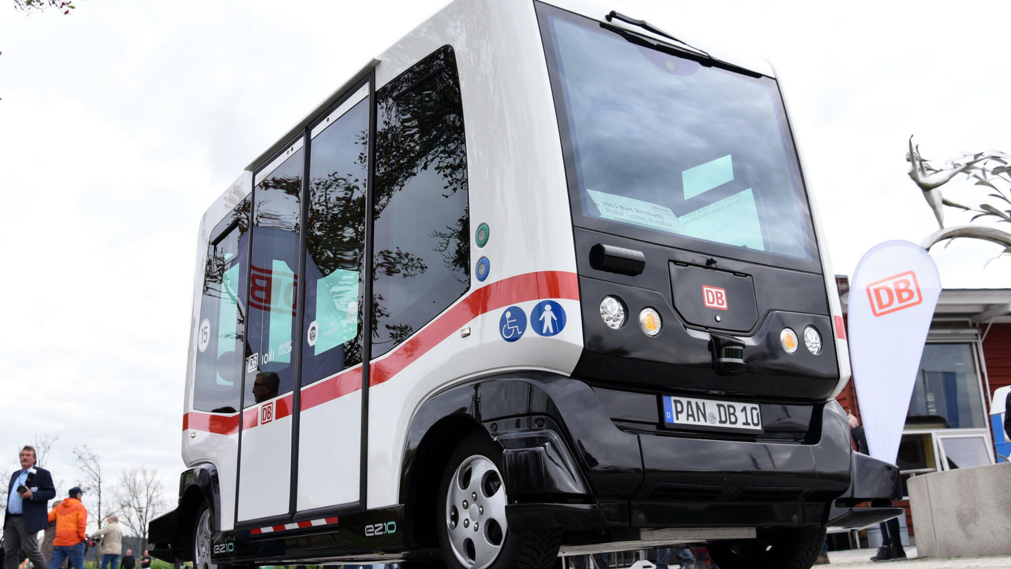 Deutsche Bahn: Autonomer Mini-Bus fährt seine erste Tour