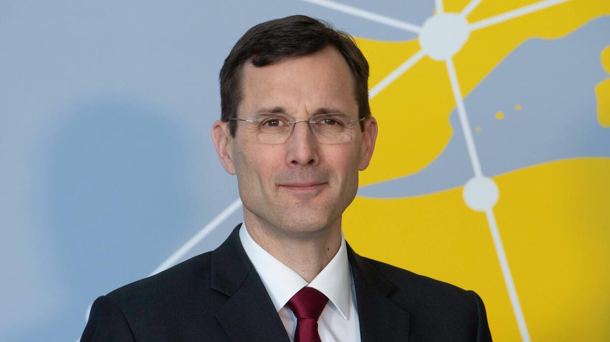 Deutsche Post: DHL-Chef Tobias Meyer räumt Konzern-Struktur auf – mit ...